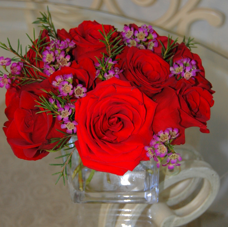 Petite Red Rose Arrangement :: The Flower Shop